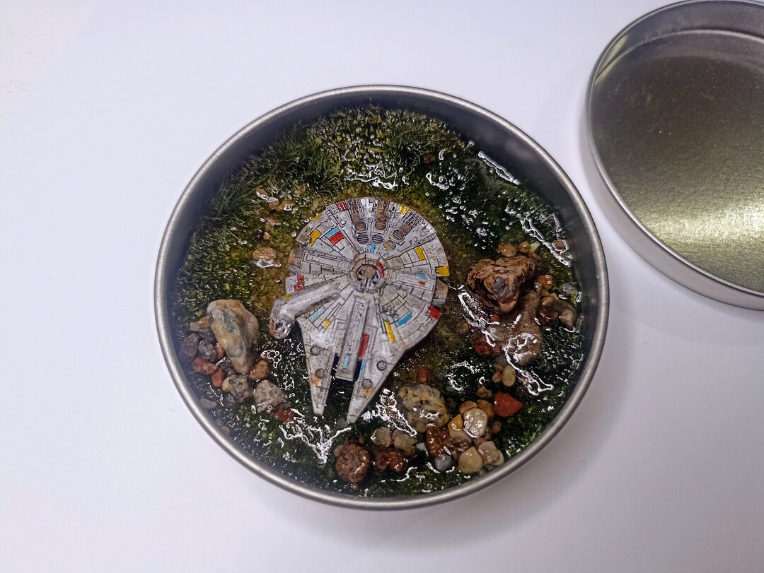 Star Wars Millennium Falcon, Water Imitation Made of Epoxy Resin - Etsy