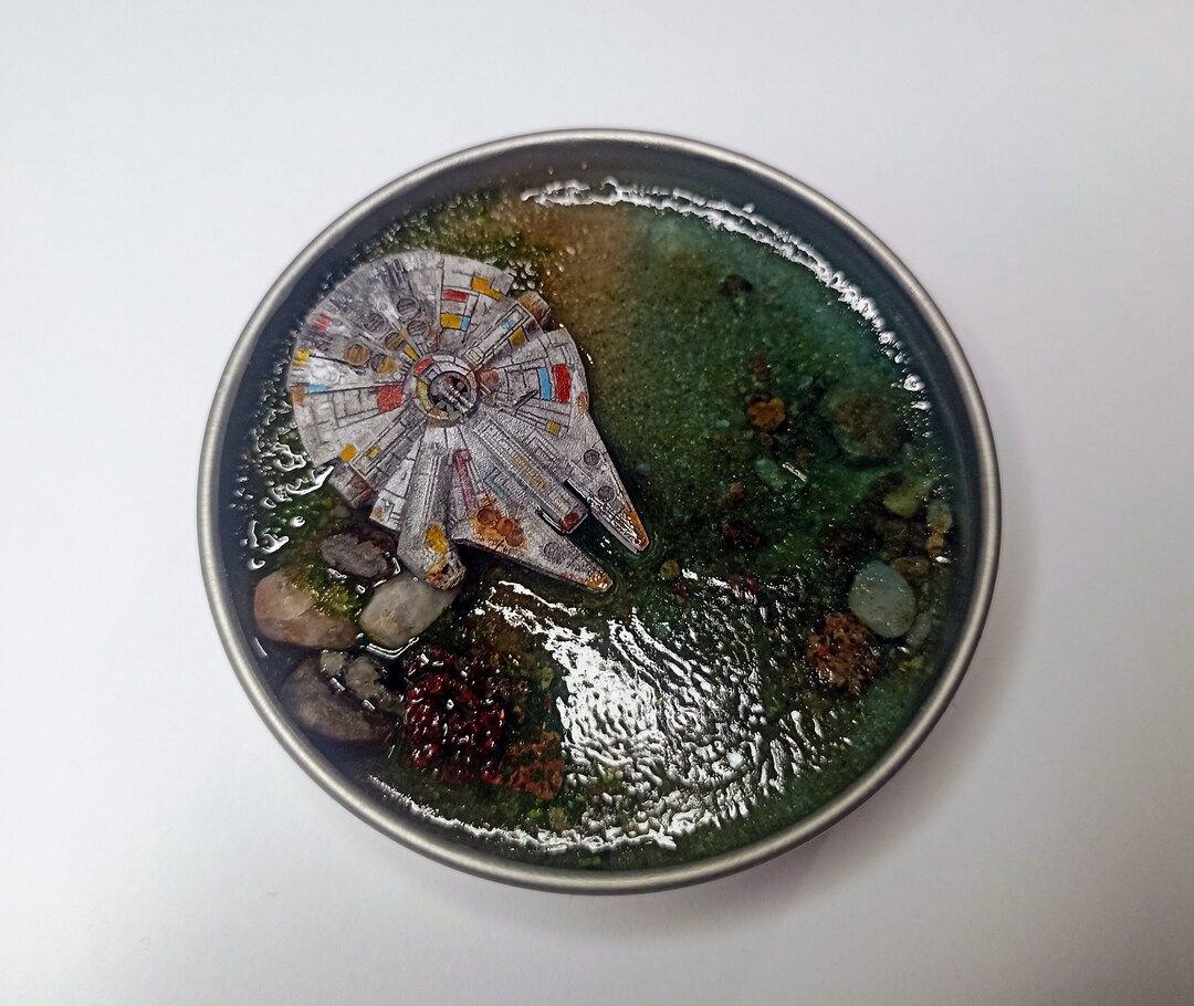 Star Wars Millennium Falcon, Water Imitation Made of Epoxy Resin - Etsy