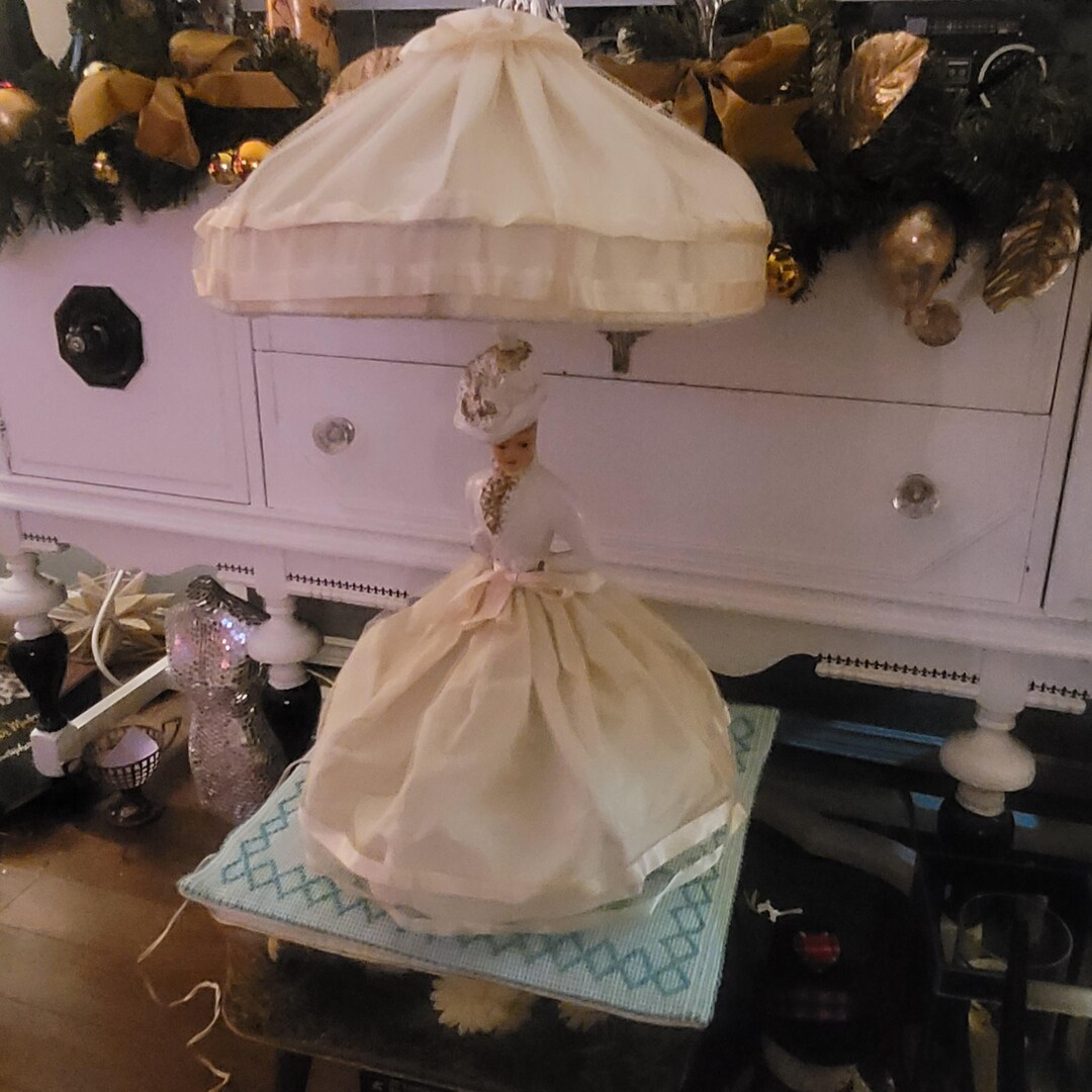 Vintage Chalkware Lady Boudoir Lamp – 1950s Hollywood Regency Style ...