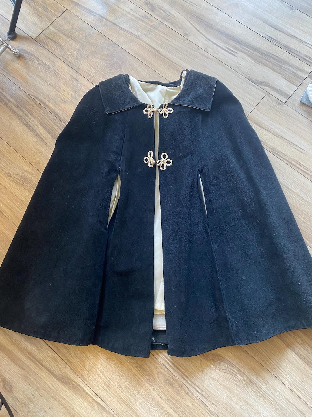 Vintage Black Suede Cape – 1960s Sherpa & Nylon Lined Cloak, Gold Frog ...