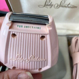 Vintage 1950s Lady Sunbeam Electric Razor in Original Case – Pink ...
