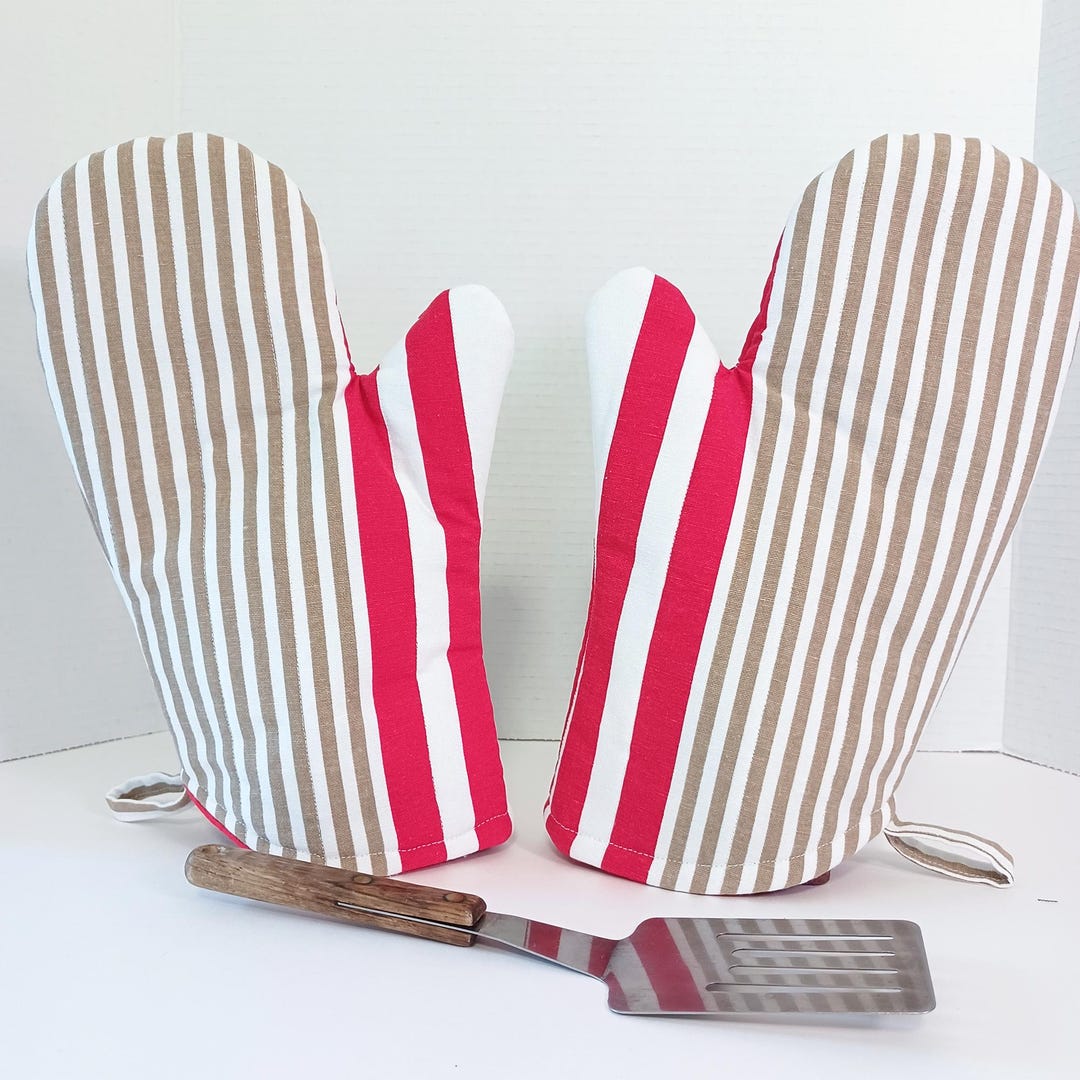 STRIPED Red Oven Mitts | Red Striped Farmhouse Style Oven Mitts ...
