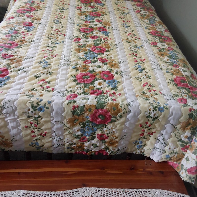 Queen Bedspread 1970s - Etsy