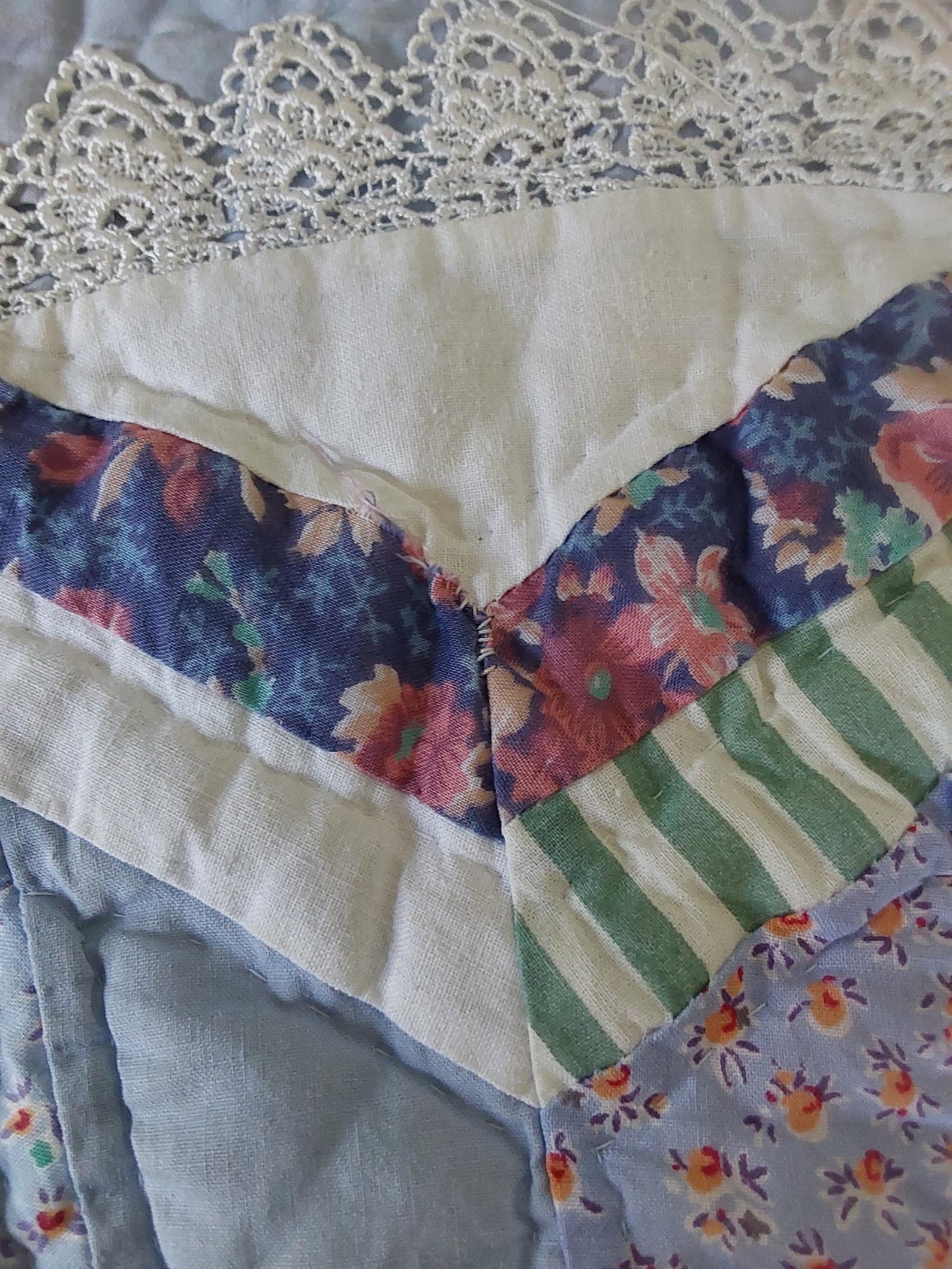 Gorgeous Medallion Design Quilt by Arch Quilts - Etsy