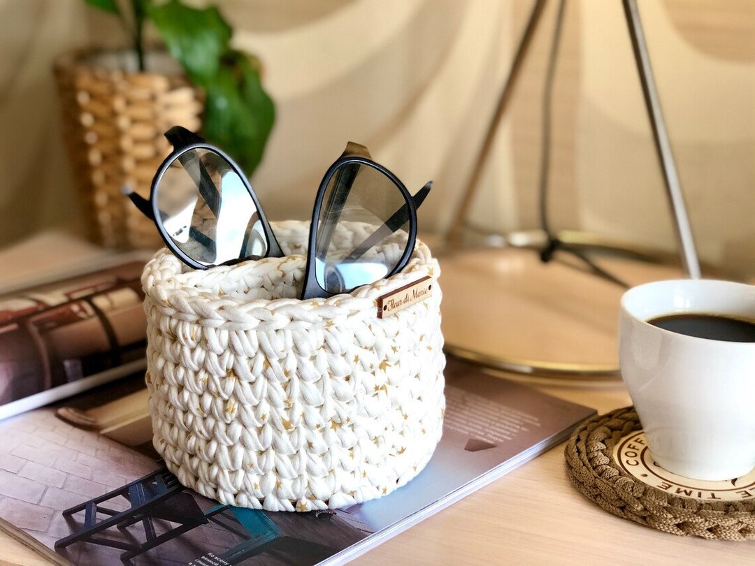 White Upright Eyeglass Holder Glasses Holder Stand Nightstand Eyeglass Keeper Storage Brush