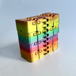 Fidget Cube Stress-relieving Fidget Toy for Work or Home, Rotates ...