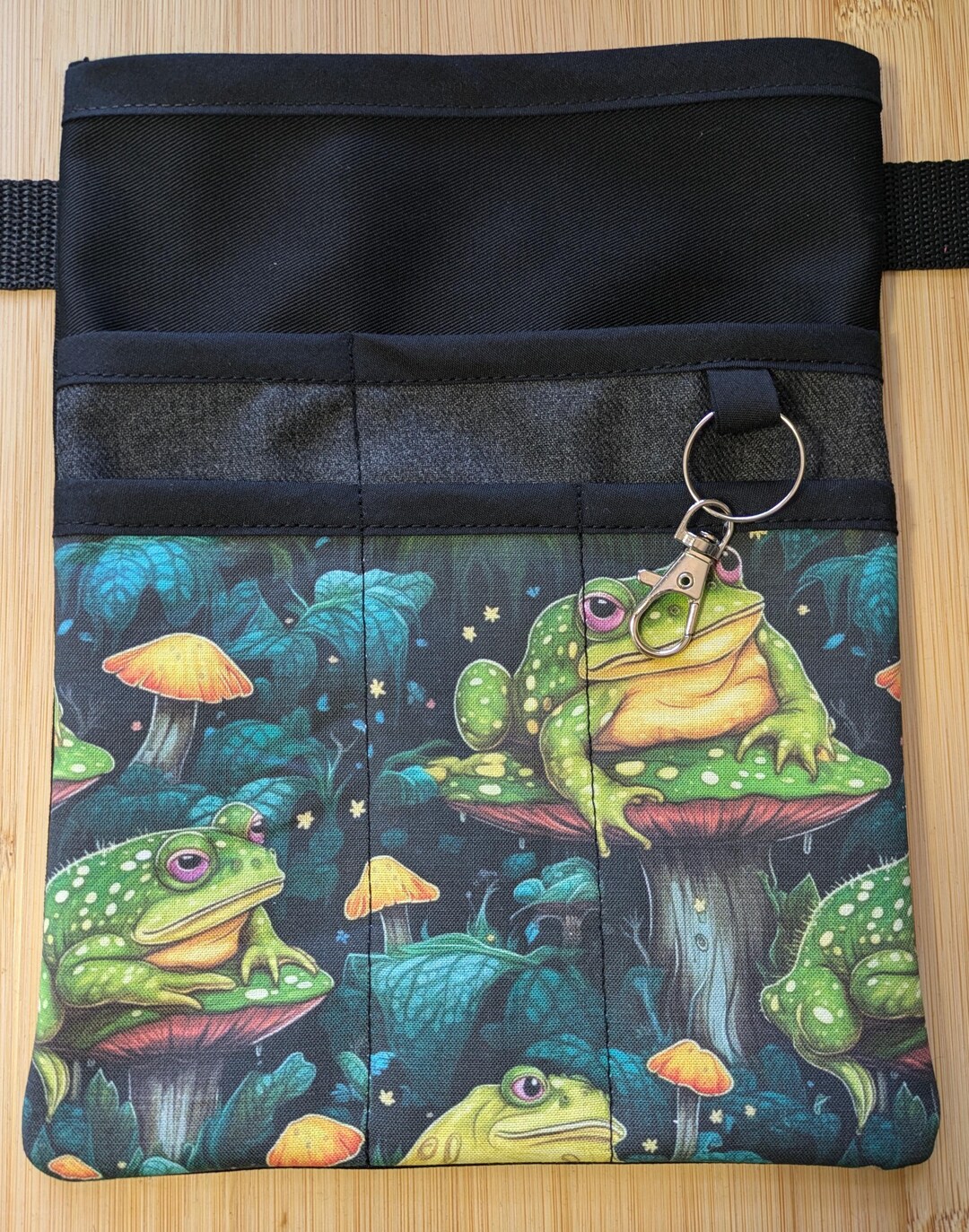 Frogs Nurse Hip Pouch, Frogs, Makeup Artist Bag, Veterinary Pocket ...