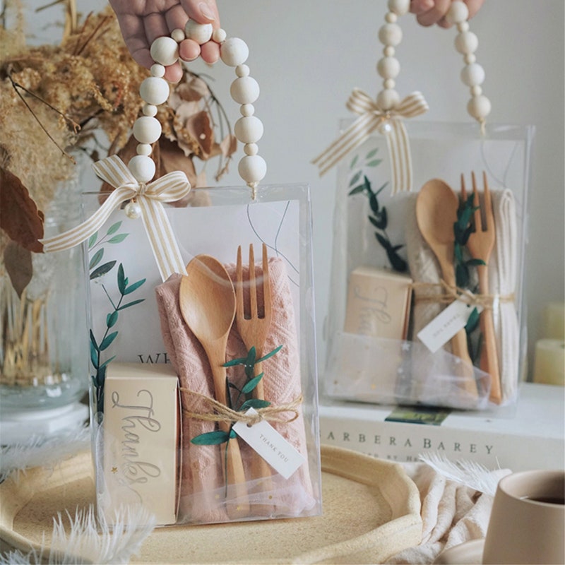 Gifts for Wedding Guests - 60+ Gift Ideas for 2025