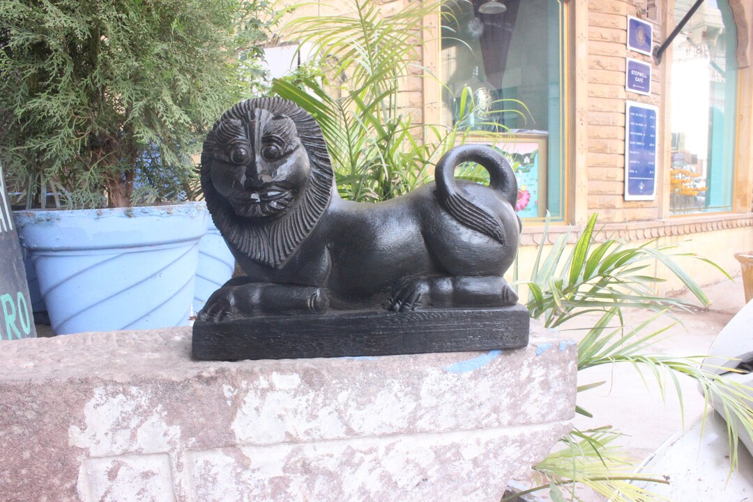 Wooden Yali Figurine Home Decorative Wooden Lion Statue Lion Statue ...