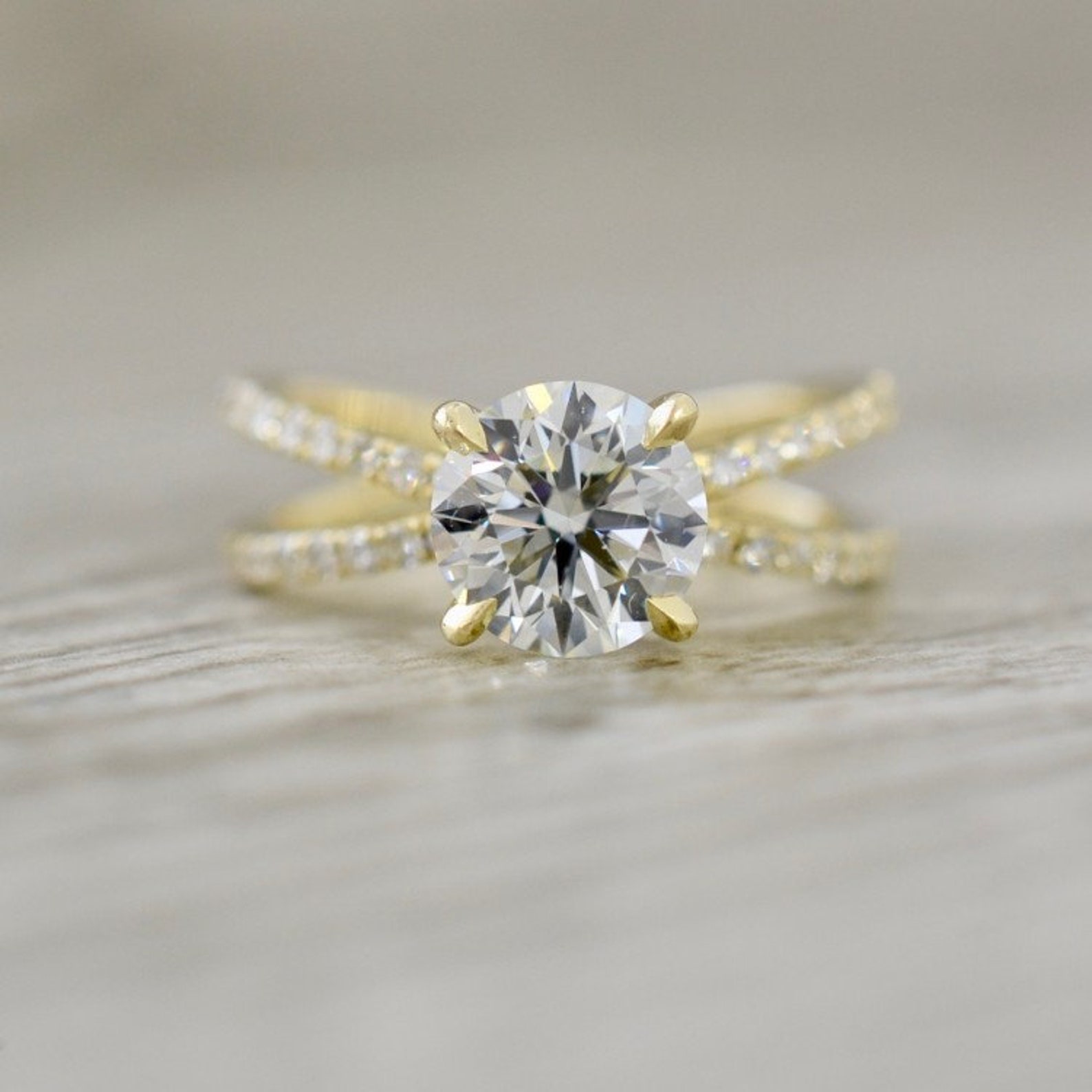 Round Cut / Charles & Colvard Forever One 2.00 CT / Moissanite - Etsy