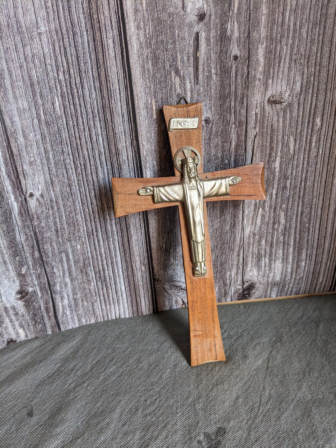 Peltro Inciso Modernist Christ the King Crucifix - Etsy