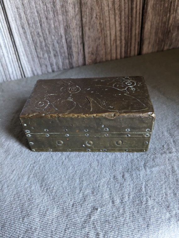 Antique Arts and Crafts copper covered wooden box, wi… - Gem