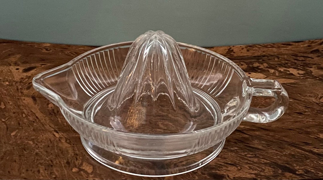 6" Vintage Ribbed Glass Citrus Juicer With Handle Lemon Squeezer Make ...