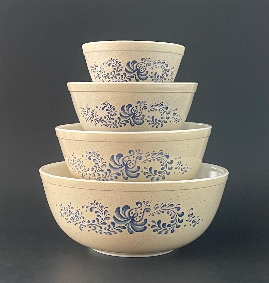 4 Vintage Pyrex Homestead Mixing Bowls Full Set of 4 Pyrex Blue Scroll ...