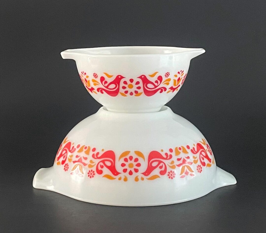 2 Vintage Pyrex Friendship Cinderella Mixing Bowls 441 1.5 Pint and 443 ...
