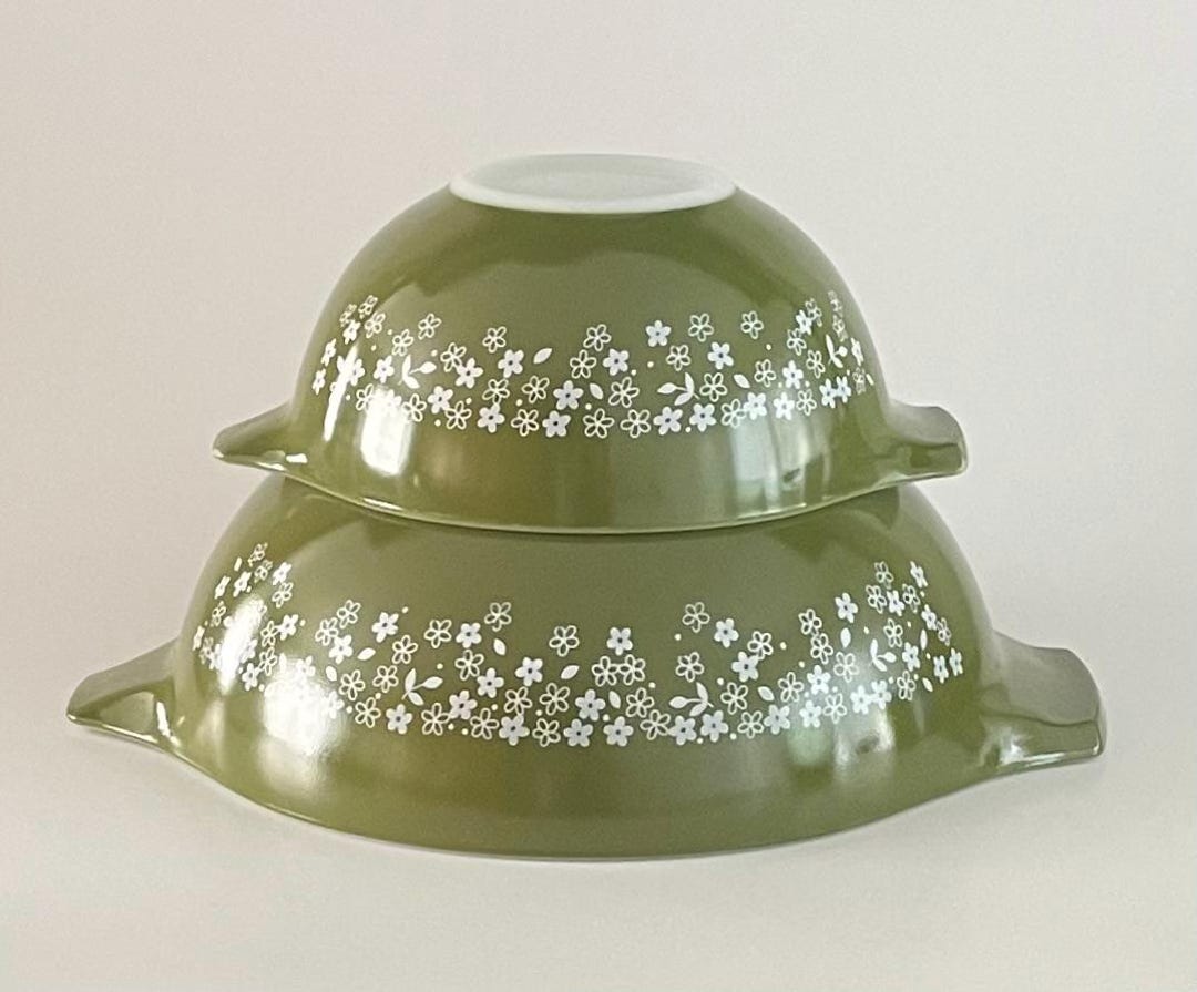 2 Vintage Pyrex Crazy Daisy Cinderella Mixing Bowls 4 L Pyrex 444 and 1 ...