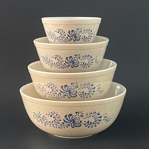 4 Vintage Pyrex Homestead Mixing Bowls Full Set of 4 Pyrex Blue Scroll ...