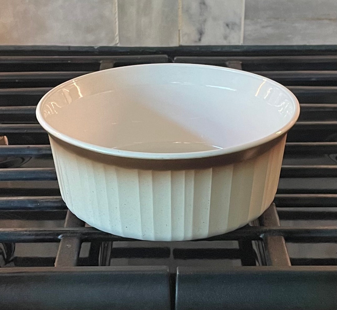 Vintage Corning Ware French Bisque Casserole Dish: 1.5 L Round Baking ...