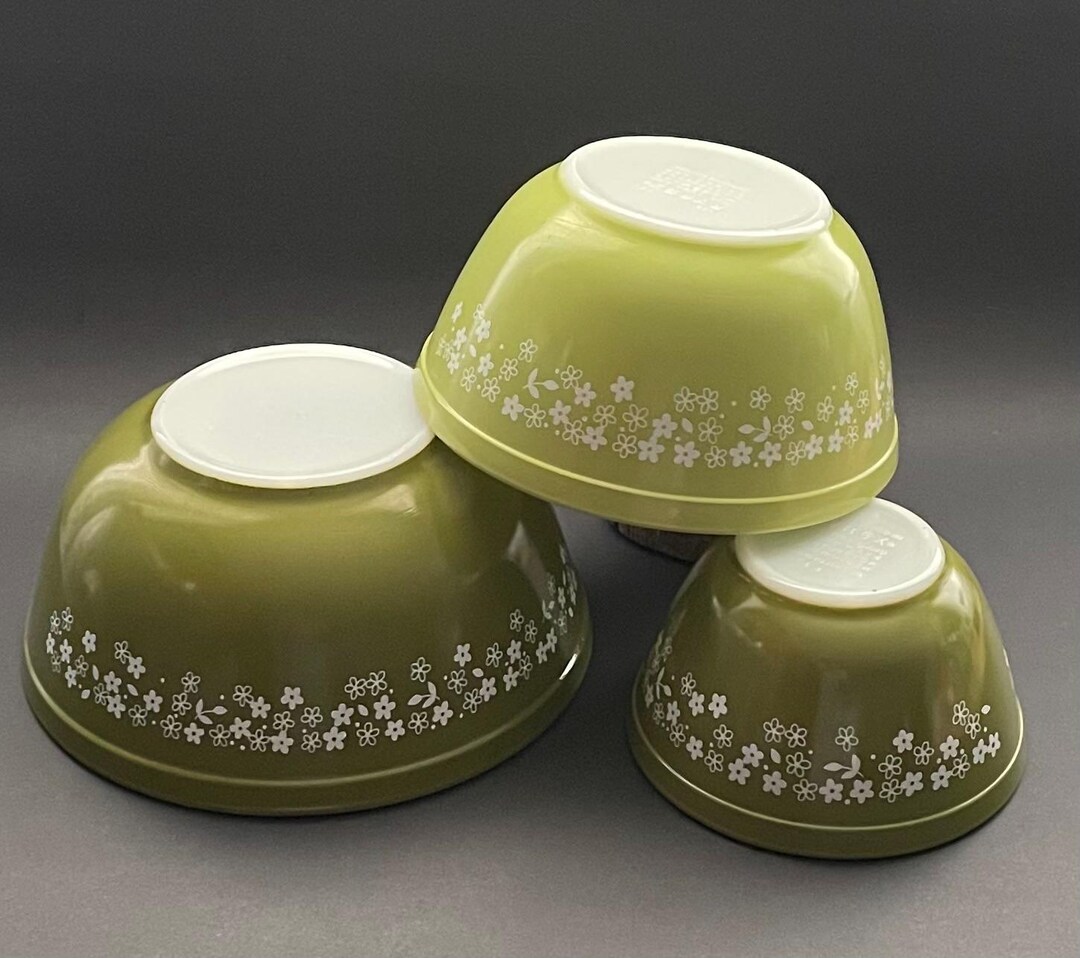 3 Vintage Pyrex Crazy Daisy Mixing Bowls Green With Small Daisy Print ...