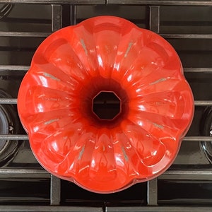 Vintage Westbend Aluminum Tube Cake Pan - Heavy Cast Aluminum Tube Cake ...
