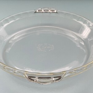 Vintage PYREX Pie Plate All Caps PYREX Scalloped Rim and Handles ...