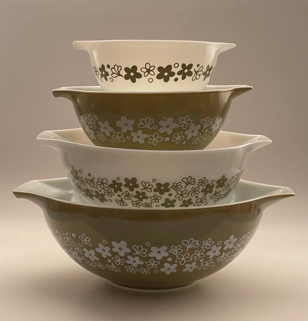 4 Vintage Pyrex Spring Blossom Cinderella Mixing Bowls Full Set of 4 Pyrex Green White Daisy ...