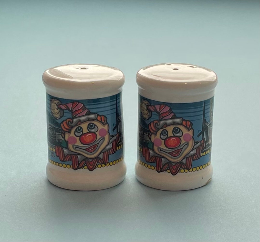 Vintage Circus Circus Salt and Pepper Shakers Reno Souvenir Vintage ...