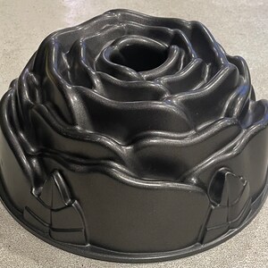 Nordic Ware Rose Bundt Cake Pan Heavy Cast Aluminum Baking Pan Made in ...