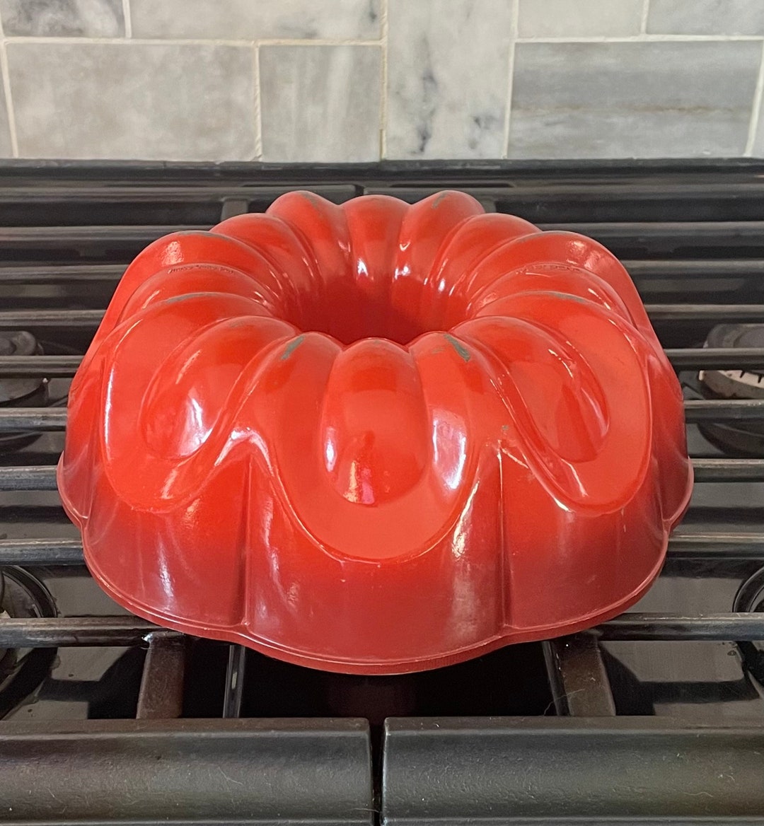 Vintage Westbend Aluminum Tube Cake Pan: Heavy Cast USA Baking Supply ...