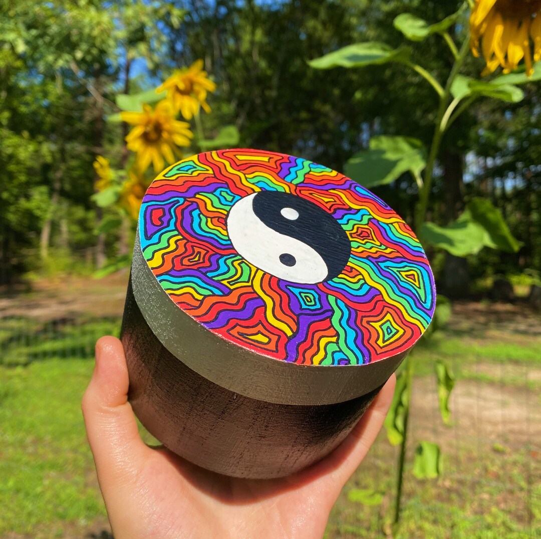 Trippy Yin Yang Box - Etsy