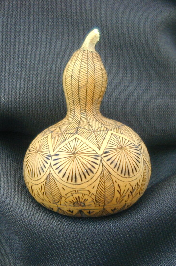 Woodburning Symmetrical Designs on Egg Gourds Tutorial. How - Etsy