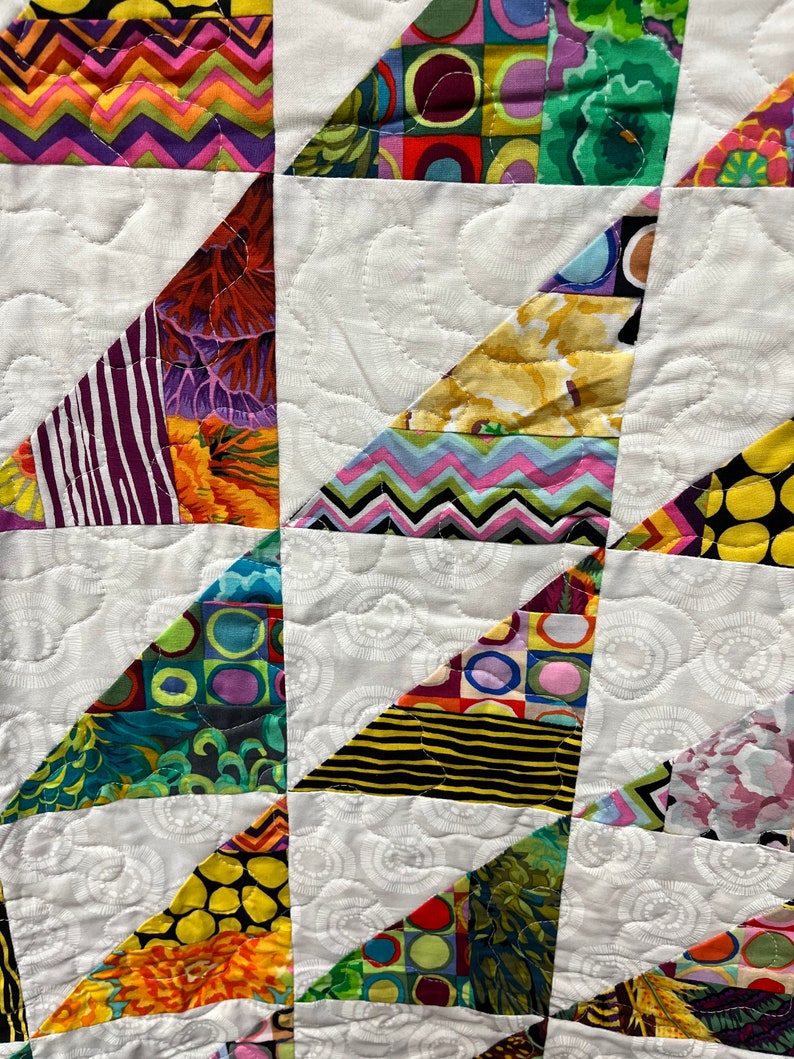Triangle Kaffe Quilt - Etsy