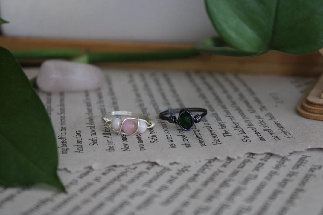 Glinda and Elphaba Wire Rings - Wicked Inspired - Etsy