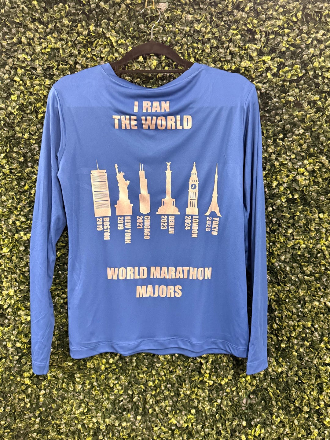World Major Marathon Long Sleeve | Running Apparel | Who Runs the World ...
