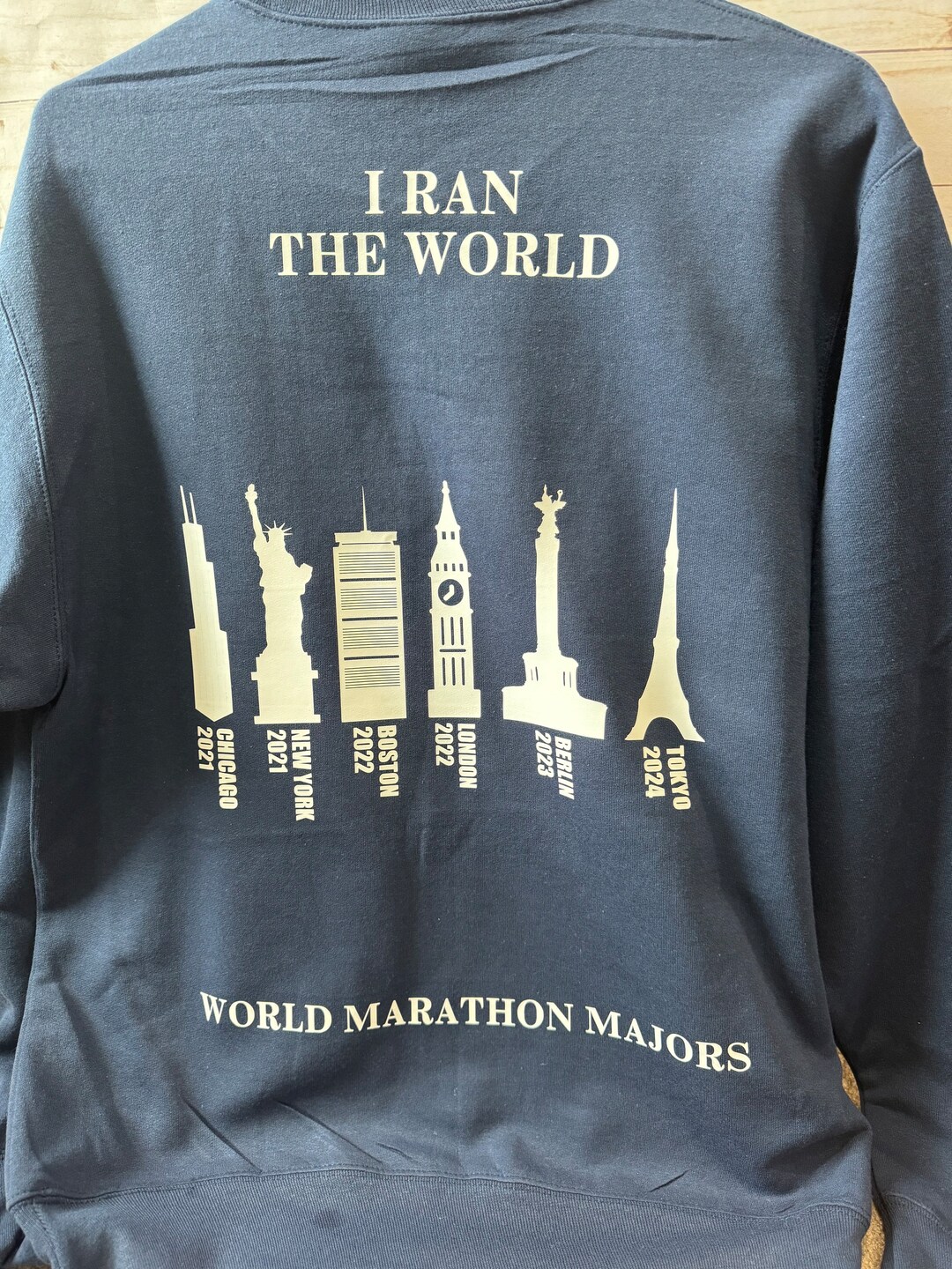 World Major Marathons Six Star Finisher Crewneck Who Runs the World I ...