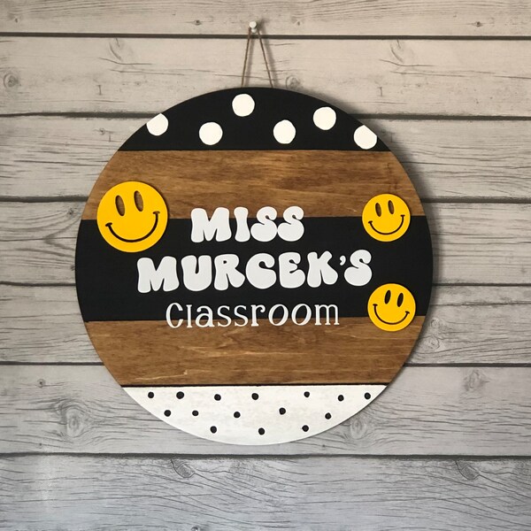 Personalized Door Hanger Smiley Face - Etsy