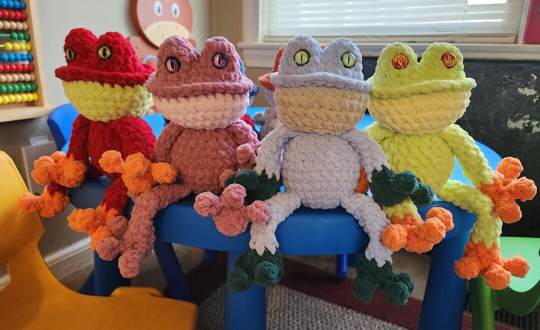 R2S Frog Plushie / Stuffie / Crochet Amigurumi - Etsy