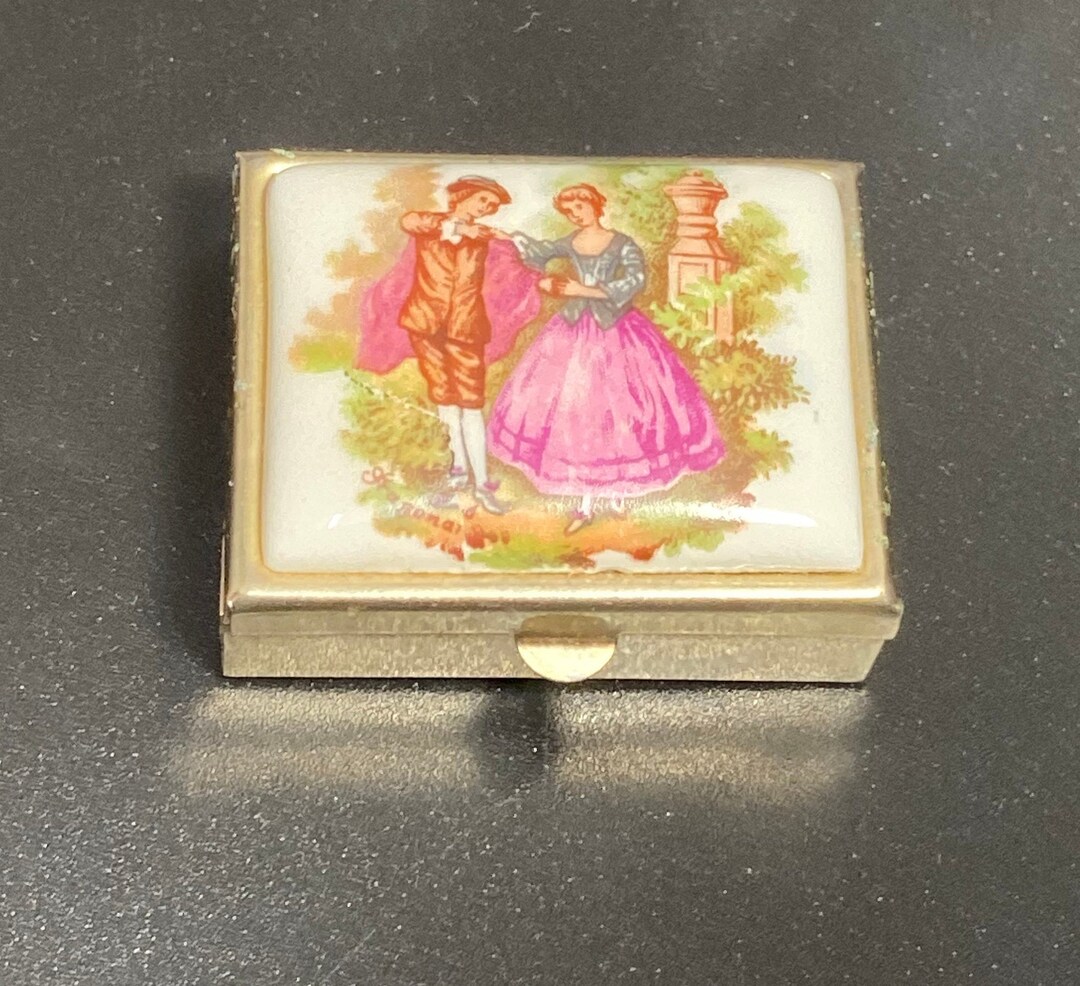 Vintage Porcelain and Yellow Metal, Hand Painted Limoges , Small Leaded ...
