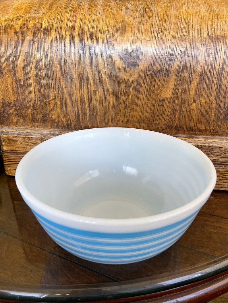 196’s Vintage Pyrex Bowl Blue & White Bowl - Etsy