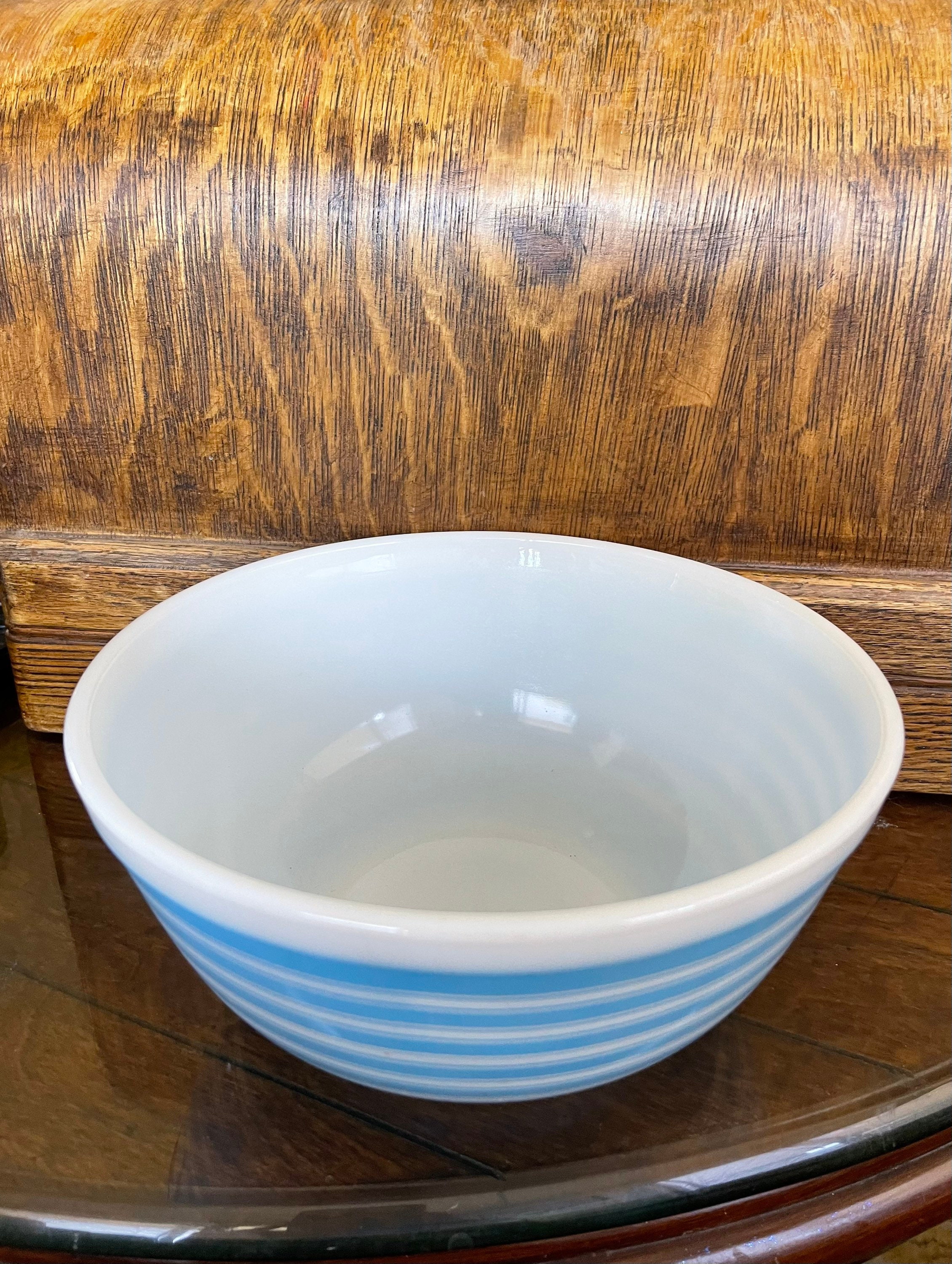 196’s Vintage Pyrex Bowl Blue & White Bowl - Etsy