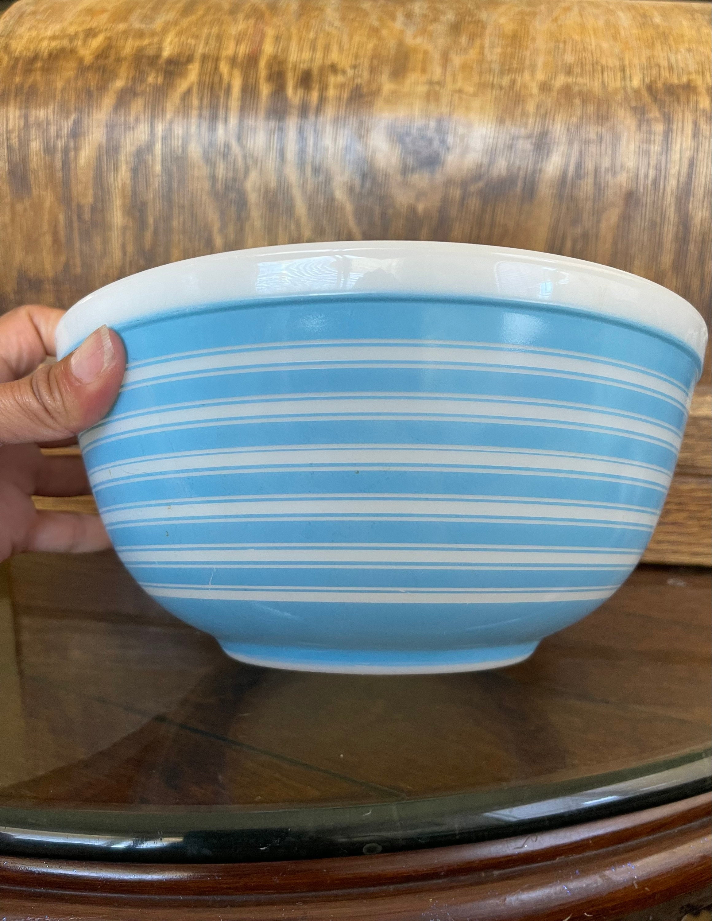 196’s Vintage Pyrex Bowl Blue & White Bowl - Etsy