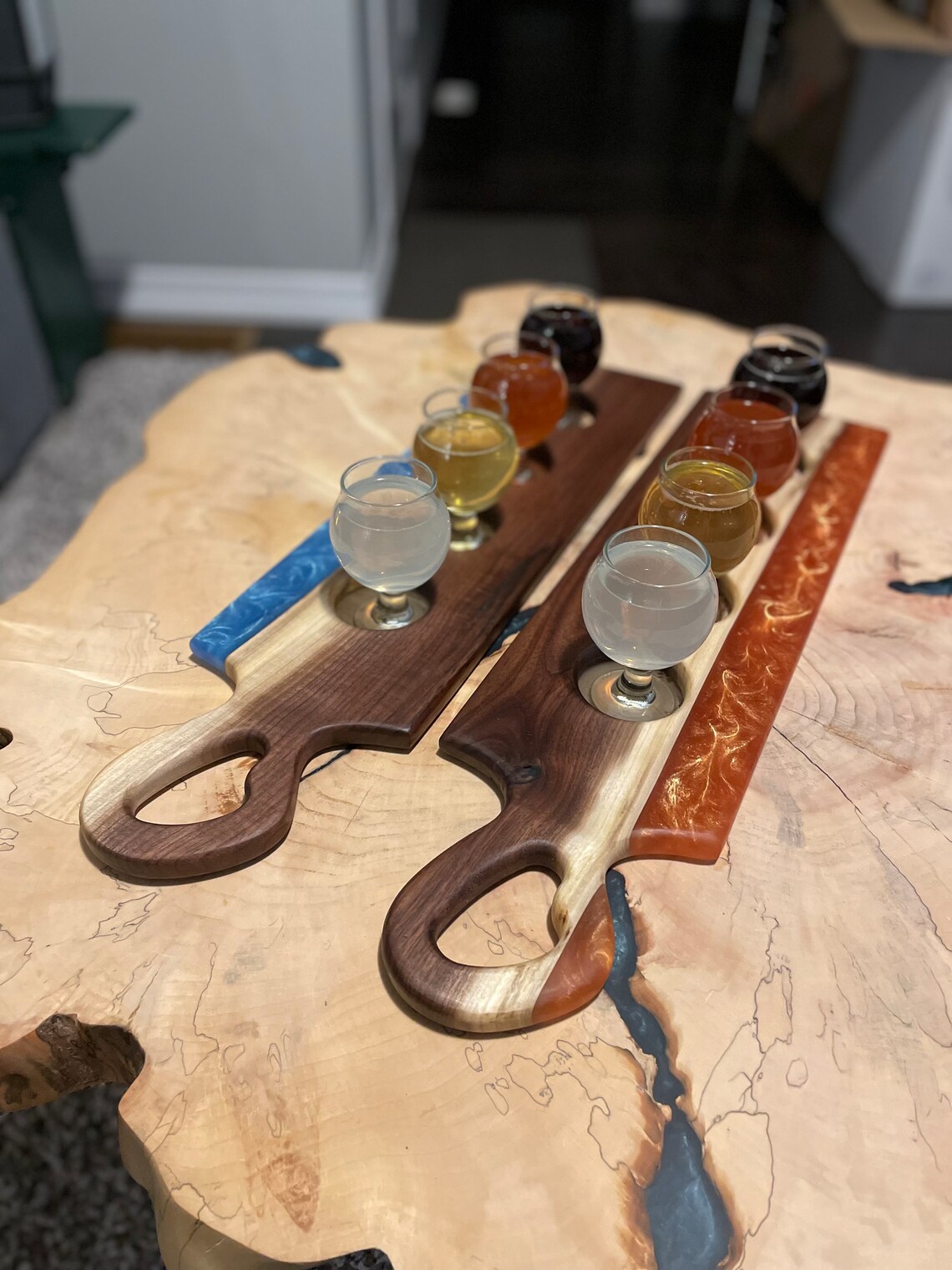 Walnut and Epoxy Beer Flight Board / Drink Tasting / Serving Board - Etsy