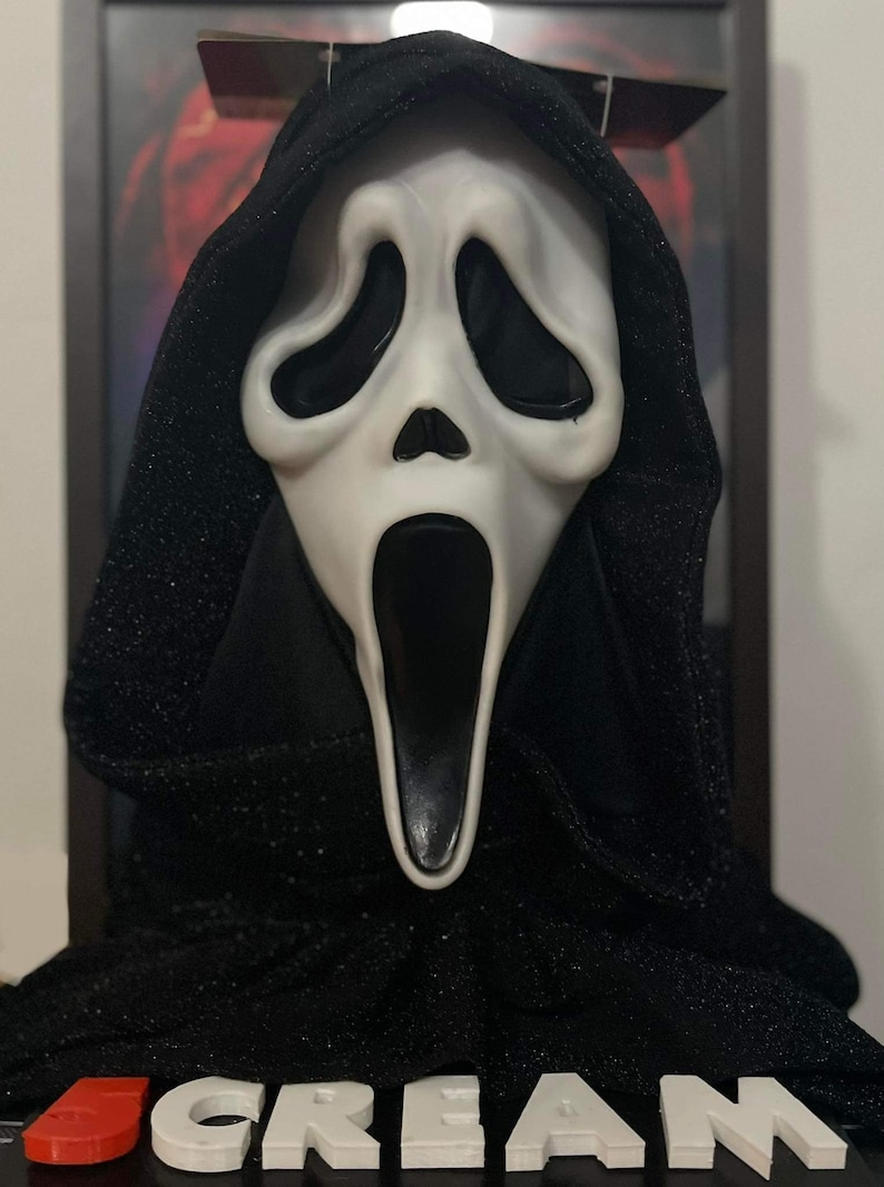 3D Printed Scream Mask Stand – Horror Display With Custom Font ...