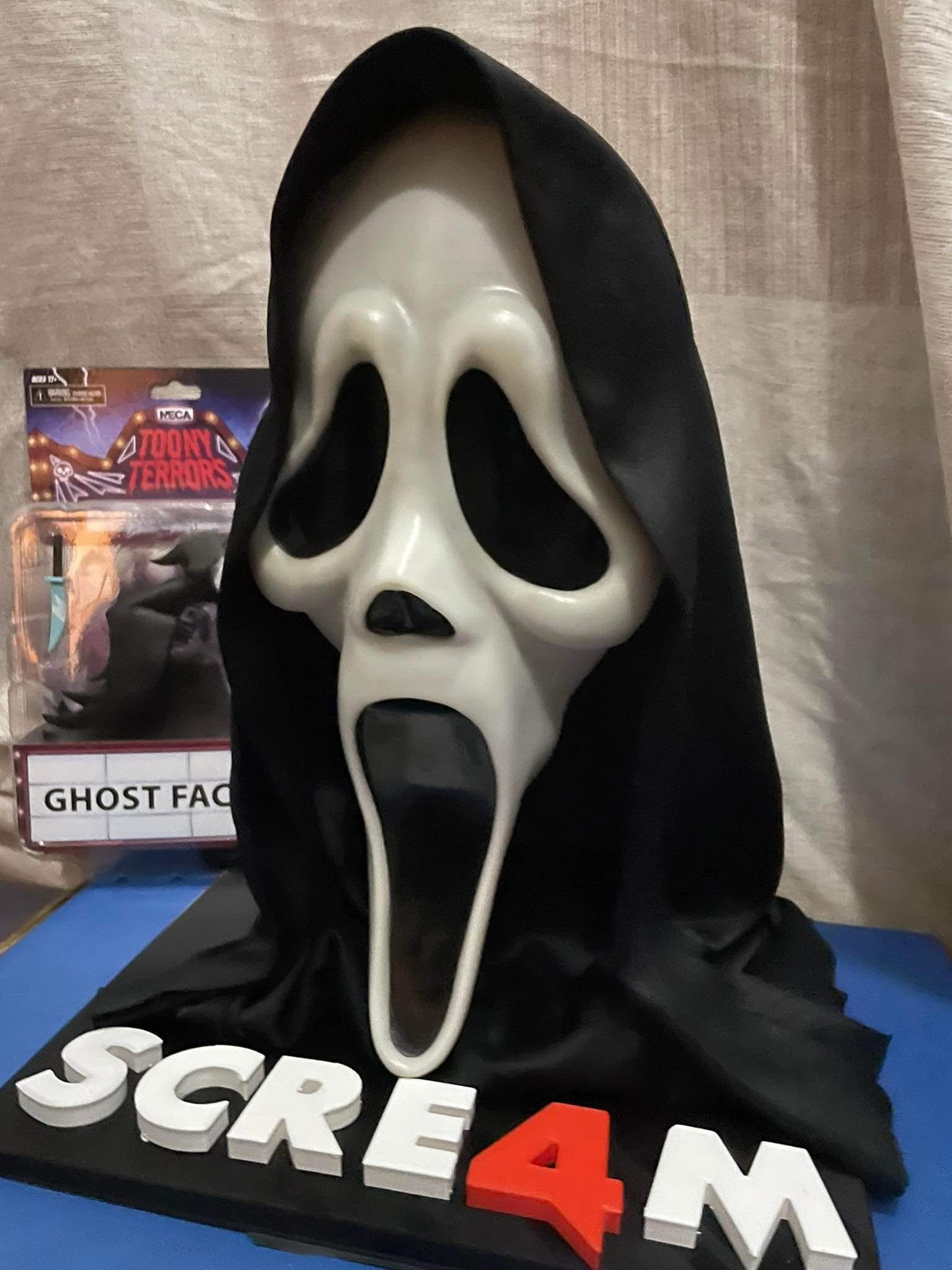 3D Printed Scream Mask Stand – Horror Display With Custom Font ...