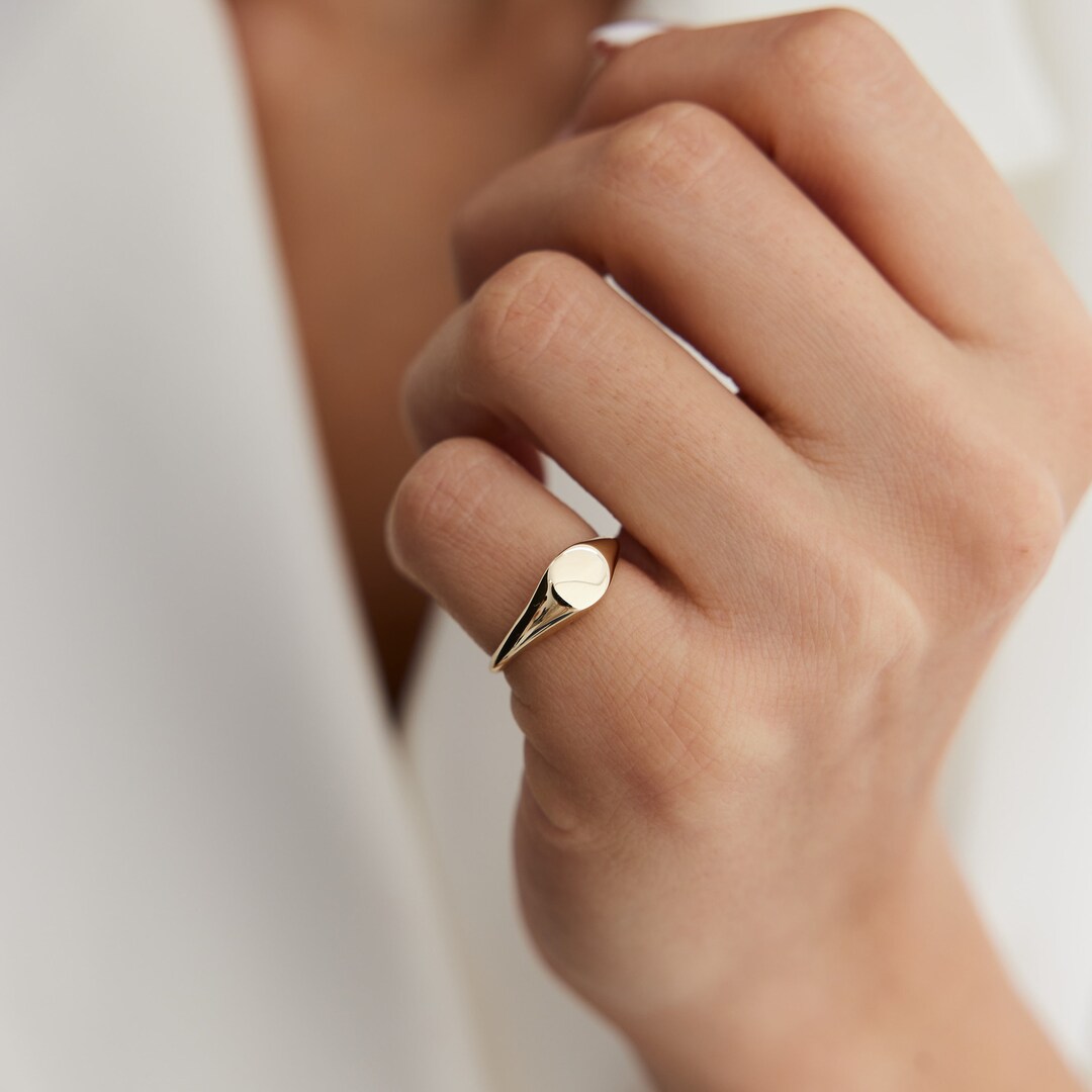 14K Gold Vintage Letter Signet Ring – Personalized Chic Minimalist Band ...