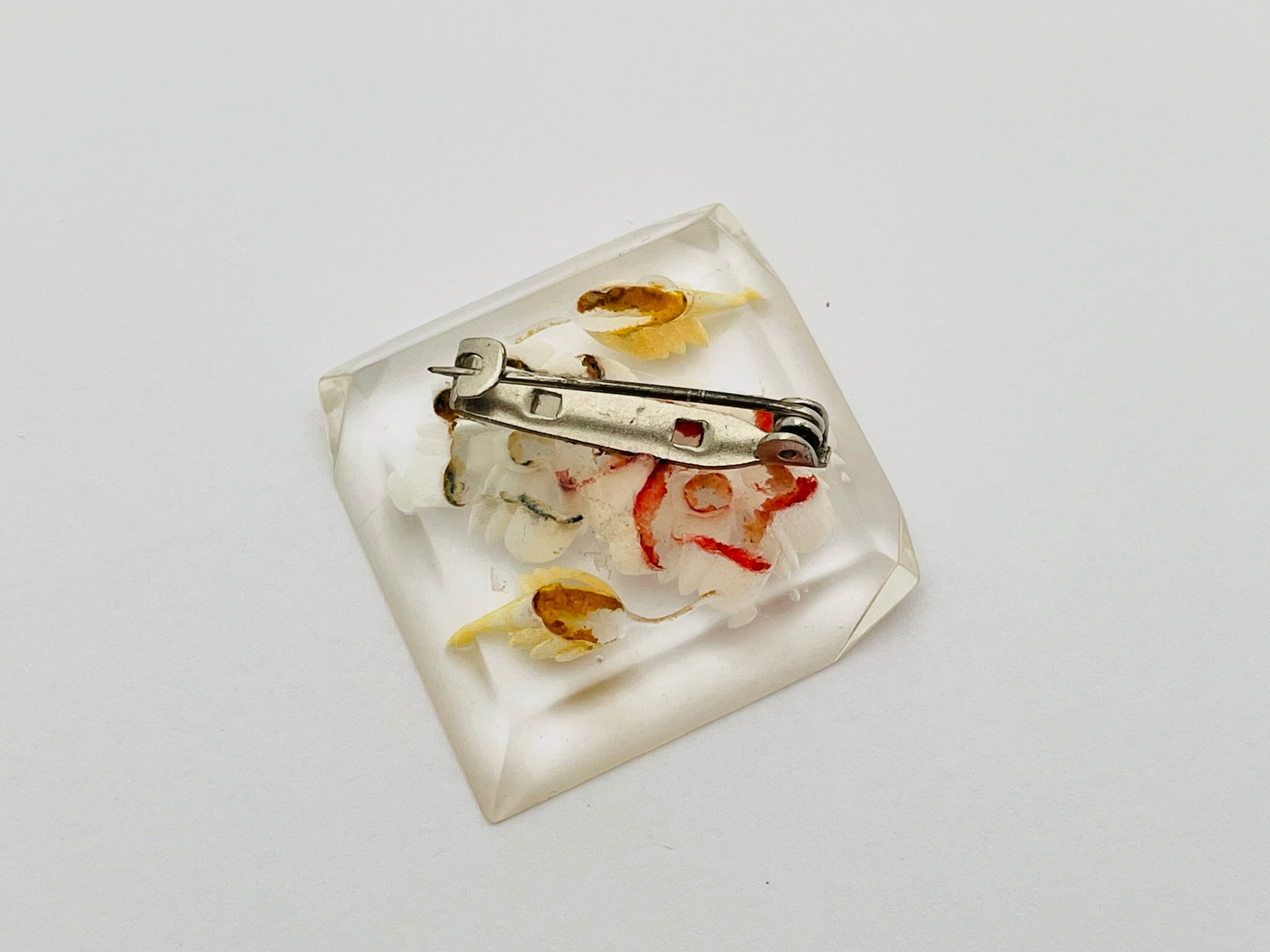 Vintage Clear Lucite Flower Brooch , Pale Flower Brooch Lucite - Etsy UK