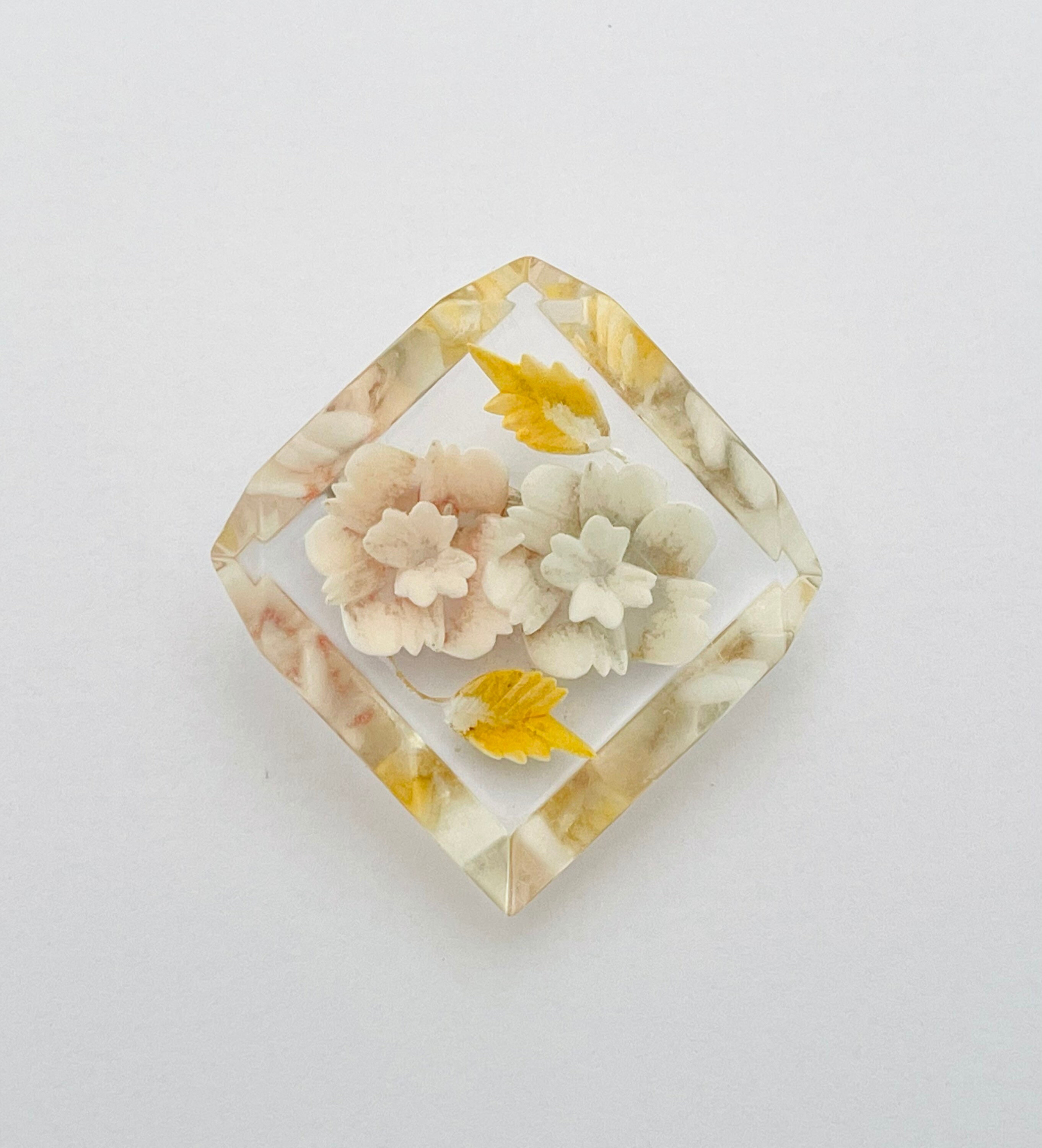 Vintage Clear Lucite Flower Brooch , Pale Flower Brooch Lucite - Etsy UK