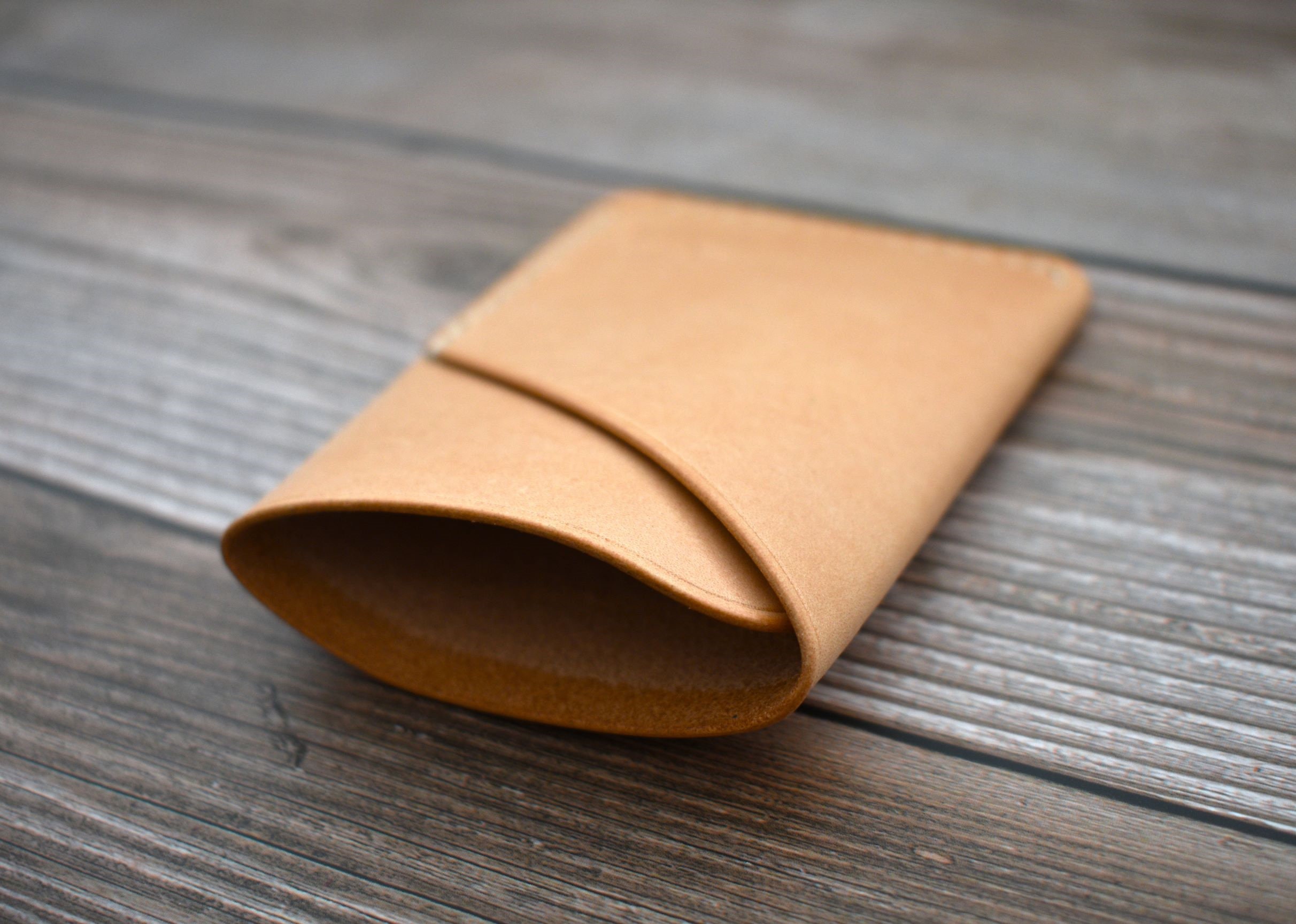 No. 01 Cardholder moth Logo Natural Wallet in Conceria Walpier Buttero ...