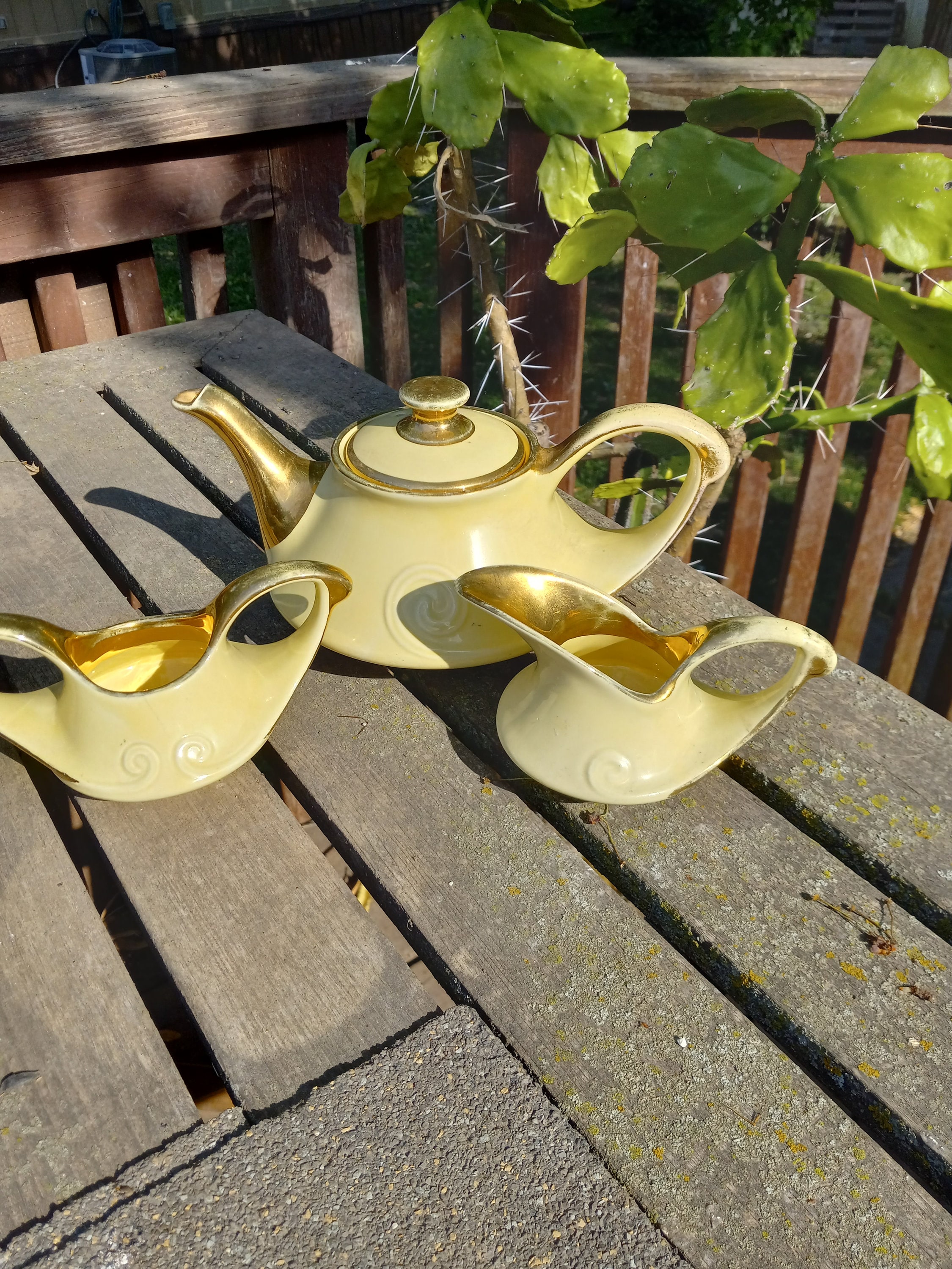 Vintage Pearl China Co. 1940's, 22 K Gold Teapot, Creamer and Sugar - Etsy