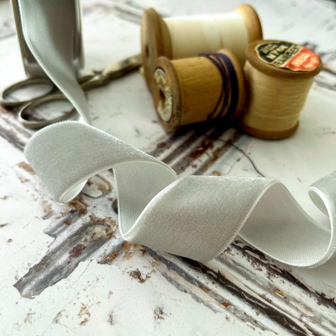 3 Meter Roll of Silver Grey Velvet Ribbon | Roll of Luxury Ribbon in a ...